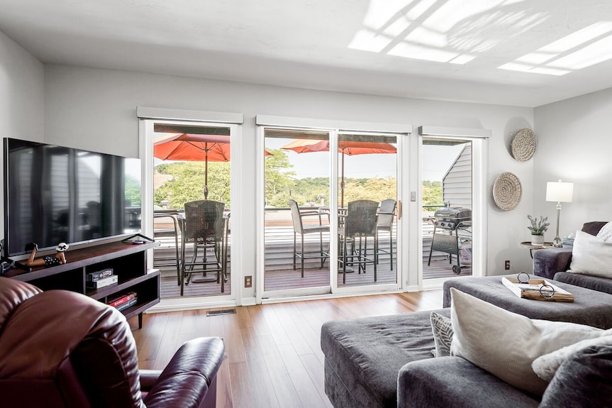 Compass Pointe Condominium - Steps To Downtown, Close To Lake Michigan - Grand Haven, MI