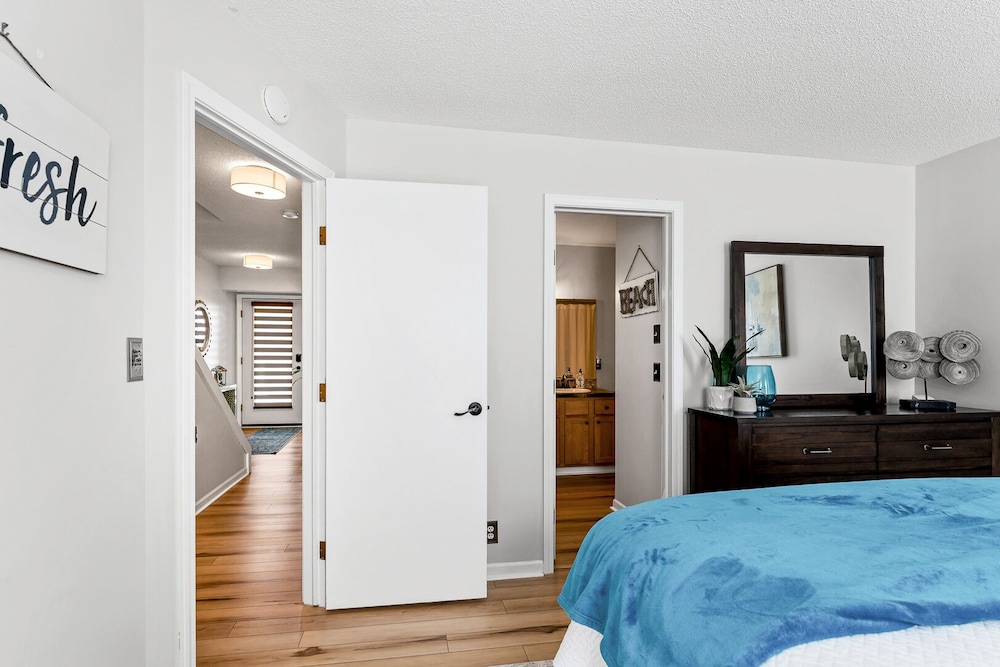 Compass Pointe Condominium - Steps To Downtown, Close To Lake Michigan - Grand Haven, MI