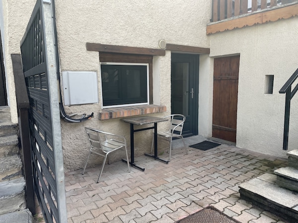 Appartement Atyphique Et Calme Pour Vous Reposez Et Vous Amusez - Aime
