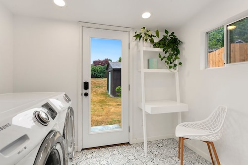 New Cozy Ne Seattle/shoreline Updated Home | Fiber Wifi & Fenced Yard | 16min→dt - Shoreline, WA