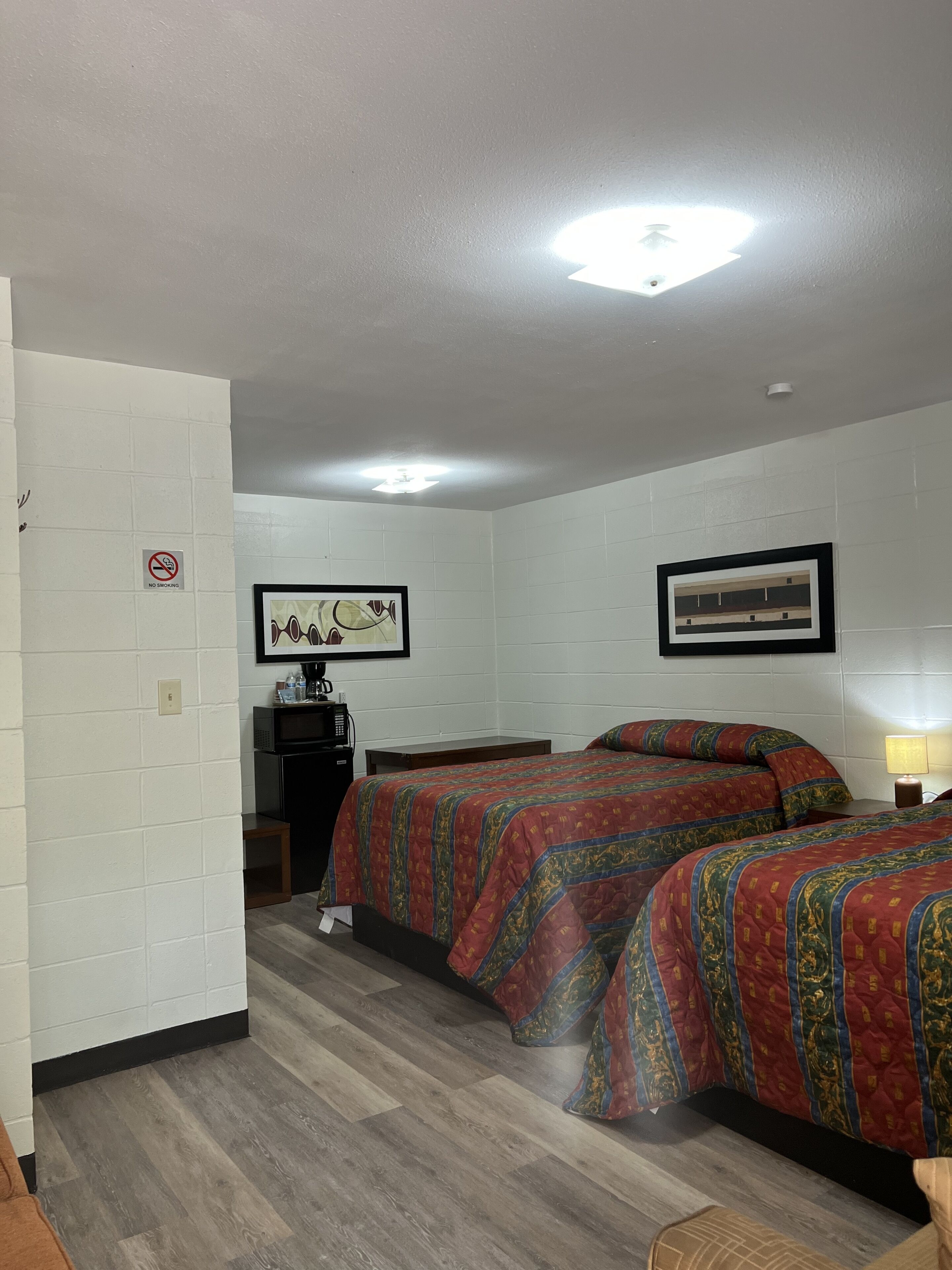 Quarto Duplo Familiar | Wi-fi grátis, roupa de cama fornecida 