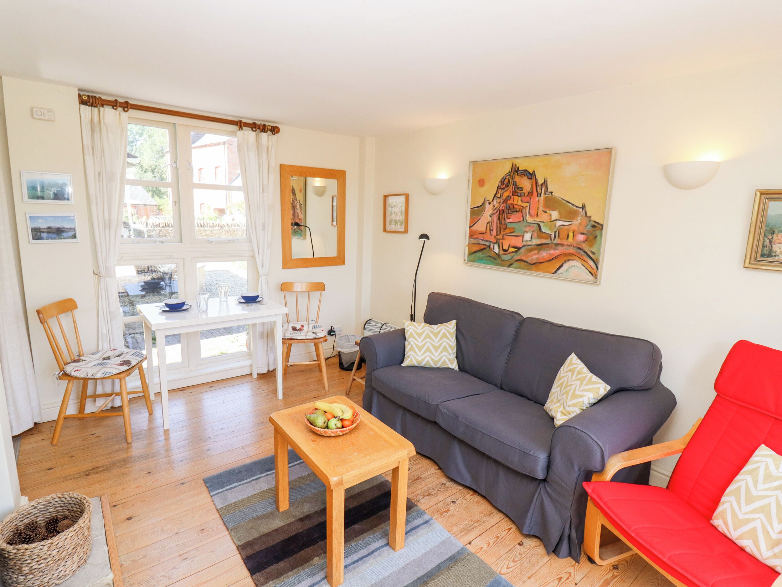Mill View, Romantic, With Pool In Cotswold Water Park - Wiltshire
