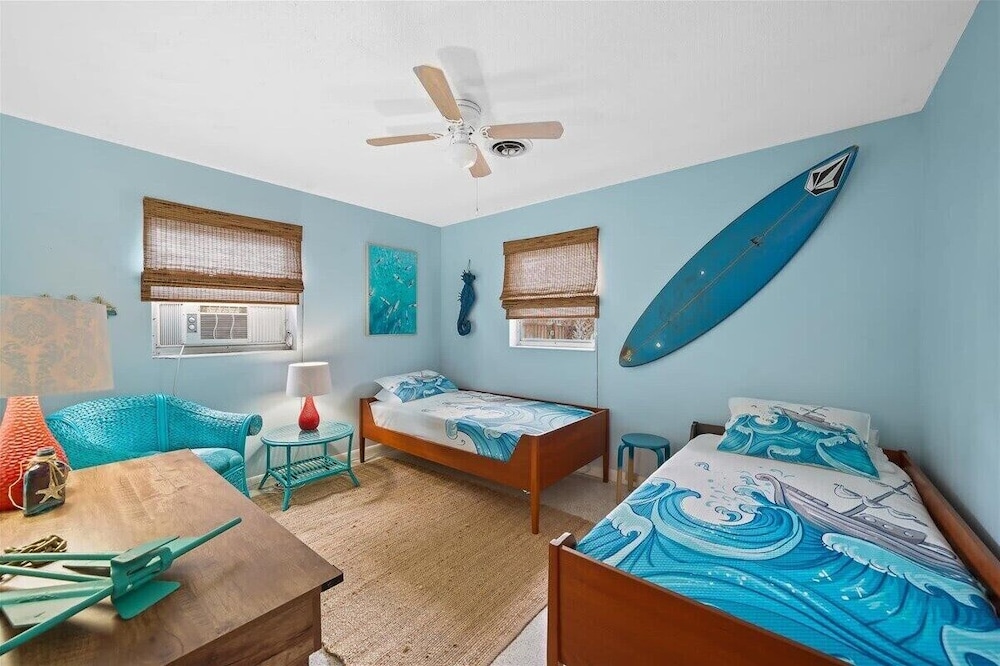 Palm Paradise - Lush Pool, Walk Dntn 3br - Melbourne, FL