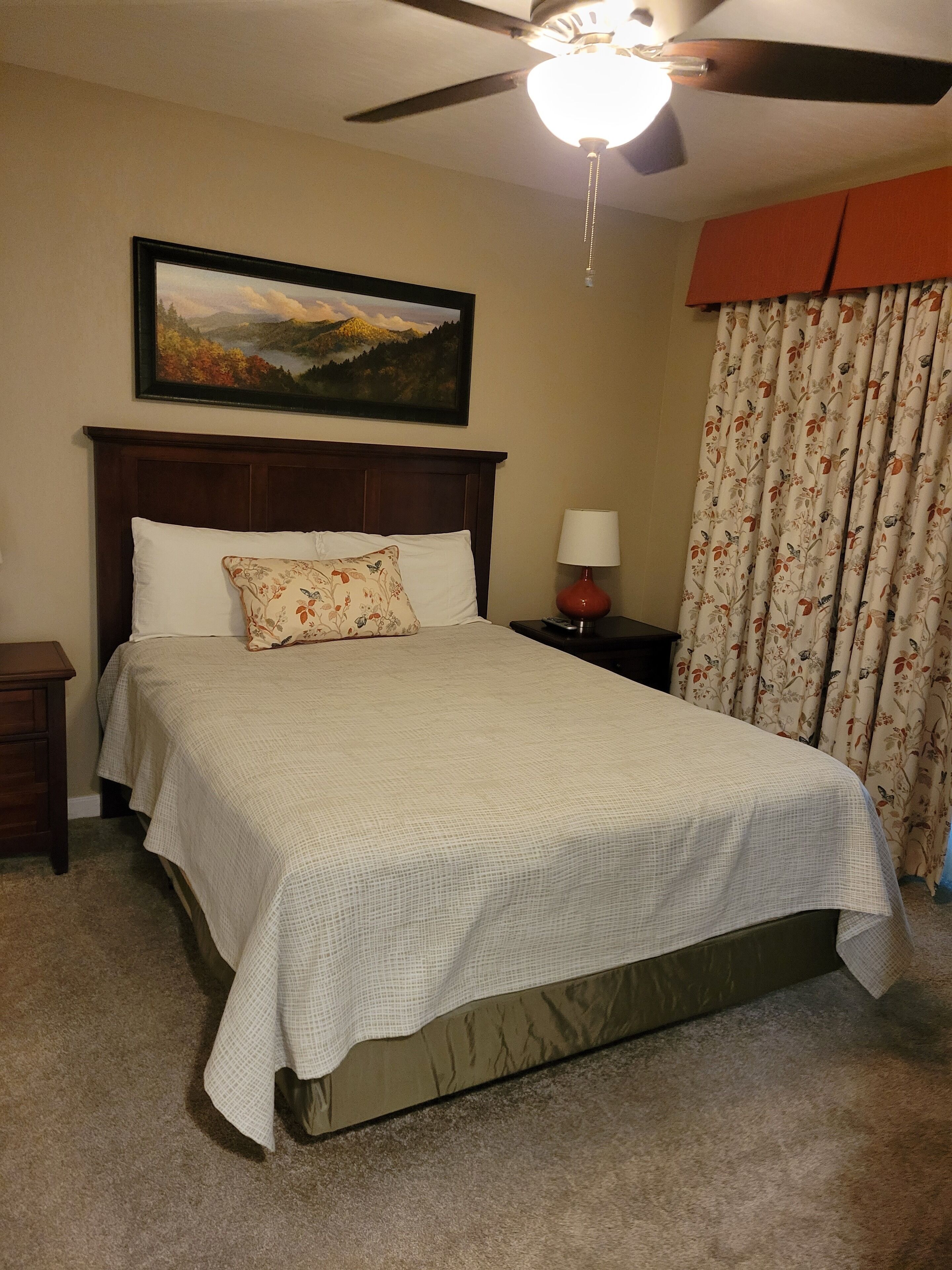 Tree Tops Resort Minutes From Down Town Gatlinburg Reviews, Deals ...