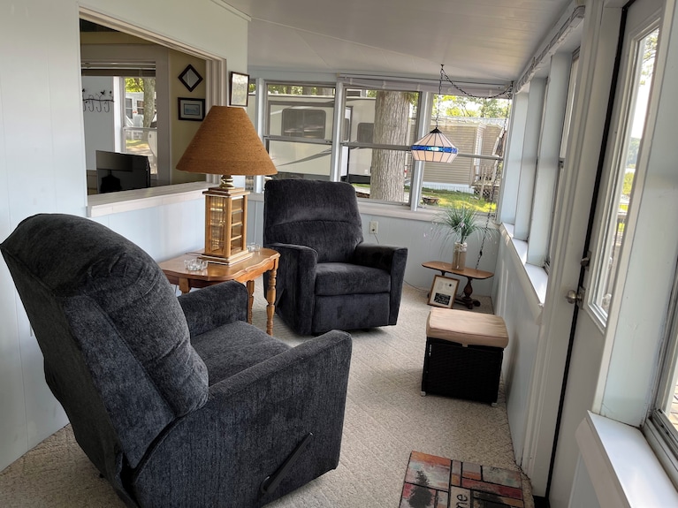 Fully Furnished Cabin Overlooking Scenic Wabasis Lake - Michigan