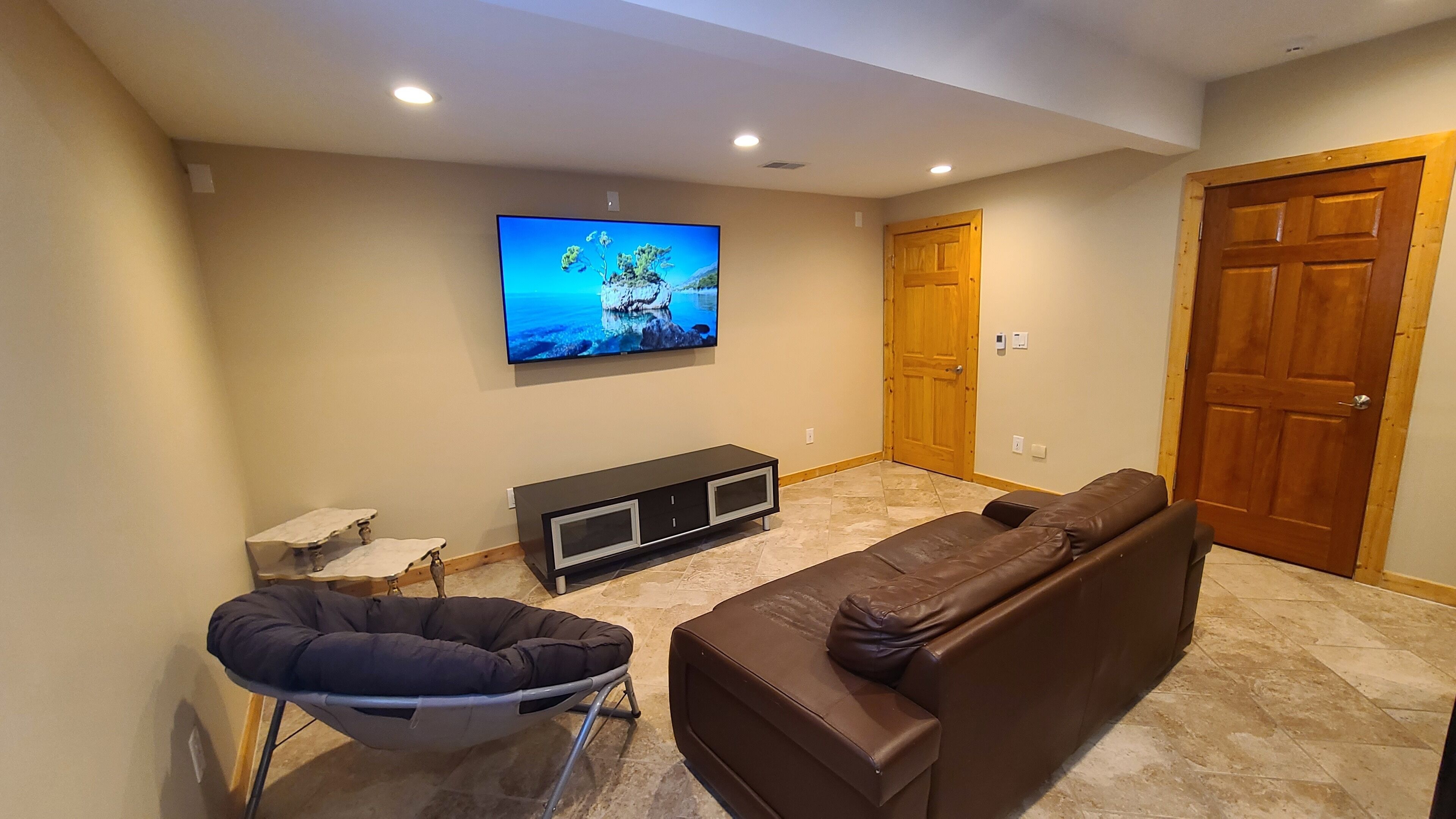 "Spacious Lakeside Home: Family & Friends - Silver Beach, MI