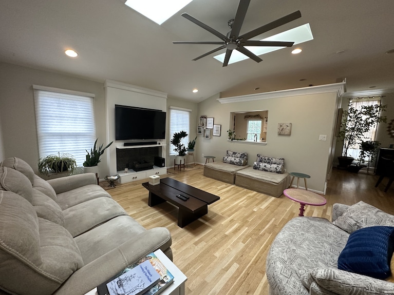 5 Br W/ Band & Piano Setup, Private Gym, Theatre & Office - Medford, NJ