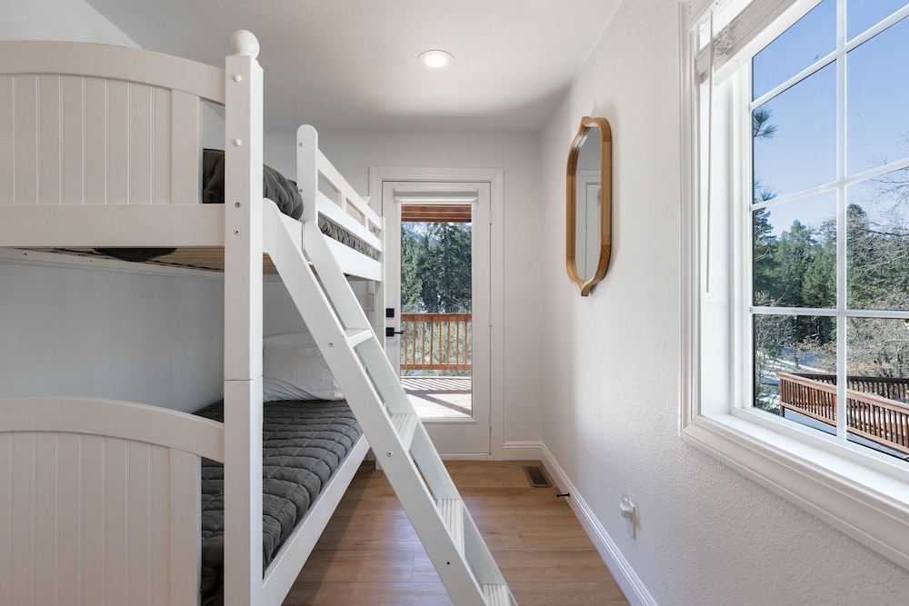 Moonridge Mansion Ski View Retreat |Gamerm|spa|sauna|5bd - Big Bear Lake, CA