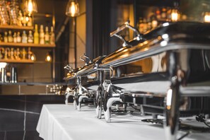 Café da manhã com buffet todos os dias mediante uma taxa