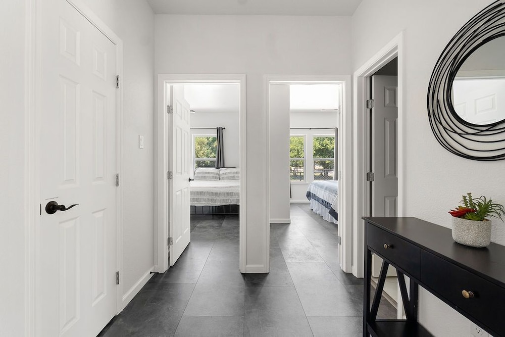 Modern Home In Deep Ellum Downtown Dallas Sleep 16 - Dallas, TX