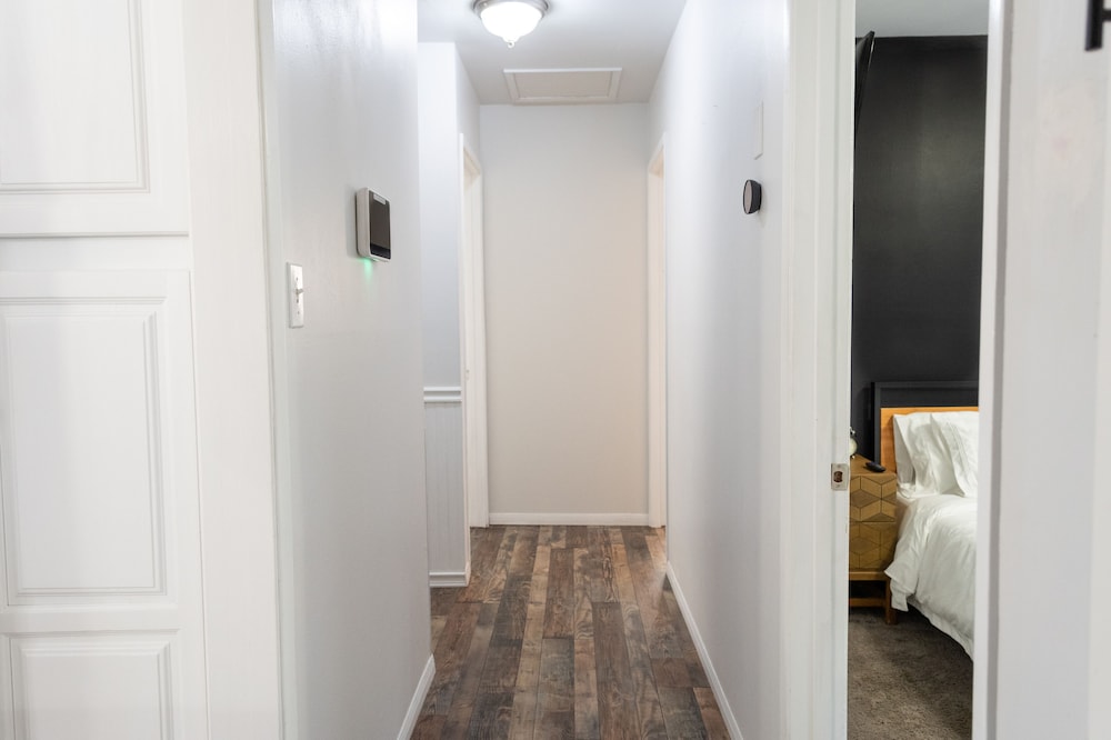 ✰Entirehome✰selfcheck-in✰w/d✰100mbswifi✰a/c✰yard - Palmdale, CA