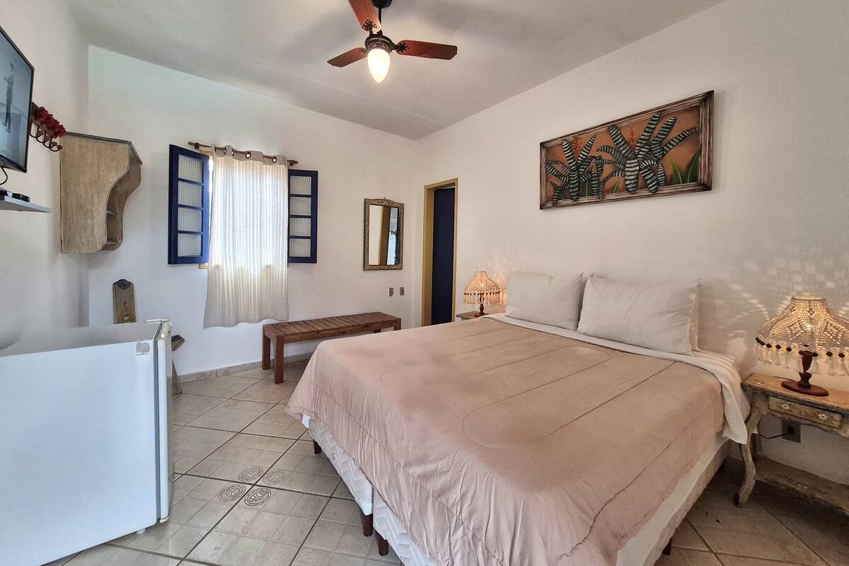 Quarto Duplo Económico | Roupa de alta qualidade, Wi-fi grátis, roupa de cama fornecida