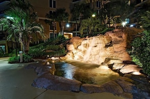Apartamento em Condomínio Fechado, várias camas (Westwinds 4718 ) | Piscina | Piscina exterior, uma piscina aquecida