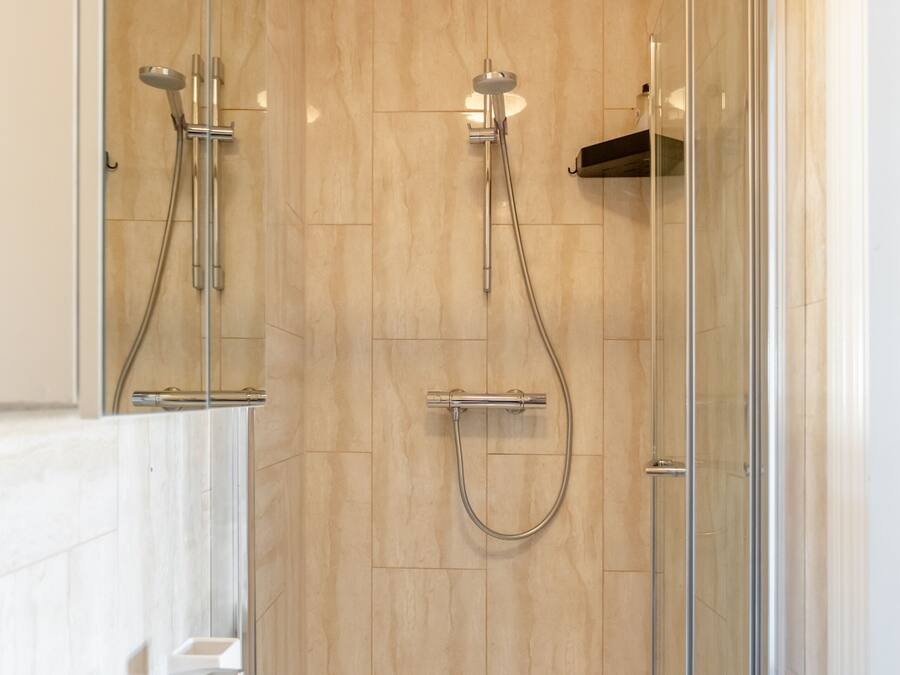 Quarto, 1 quarto, Vista para a cidade | Casa de banho