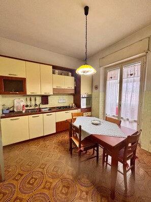 Apartamento, 1 quarto, acessível, fumadores | Sala de jantar