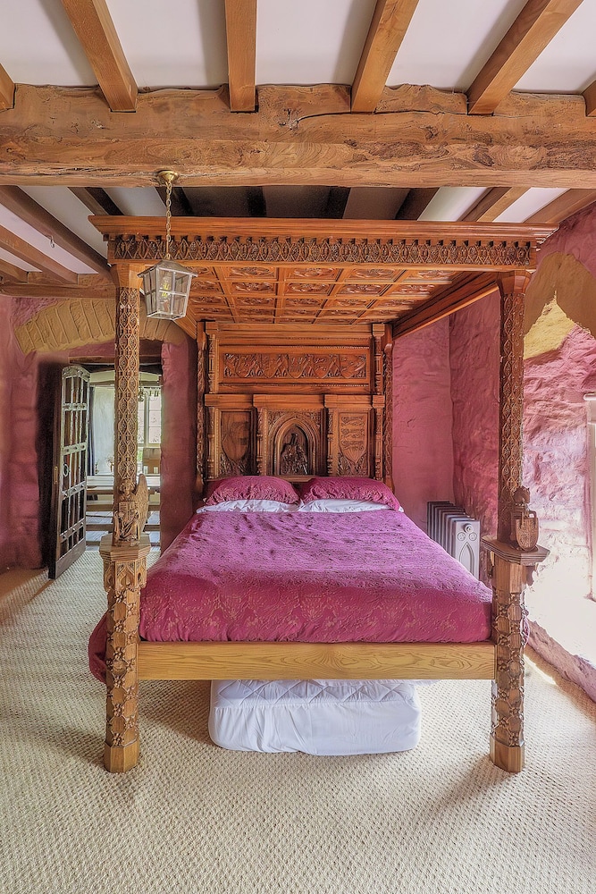 Stay In An Ancient House In Wales Available For Groups And Short Breaks - Wales
