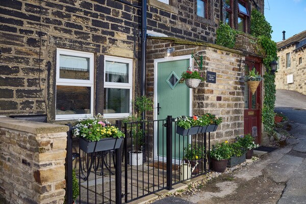 Chimney Cottage - Holmfirth