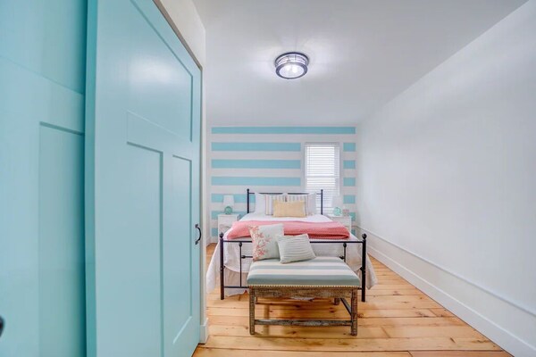 Beach-chic Farmhouse - Muskegon State Park, North Muskegon