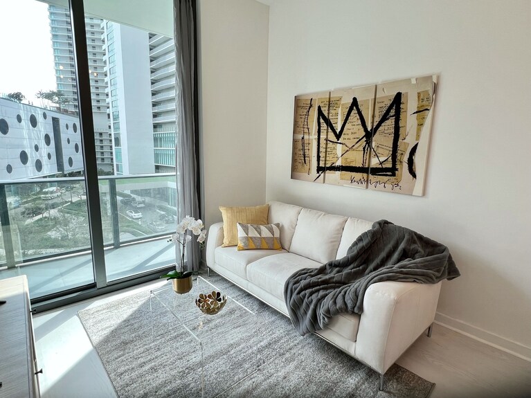 Wynwood - Design District Condo - 2 Pools, Parking, Gym - Miami