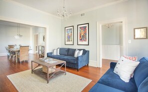 Casa, 3 quartos | Sala de estar