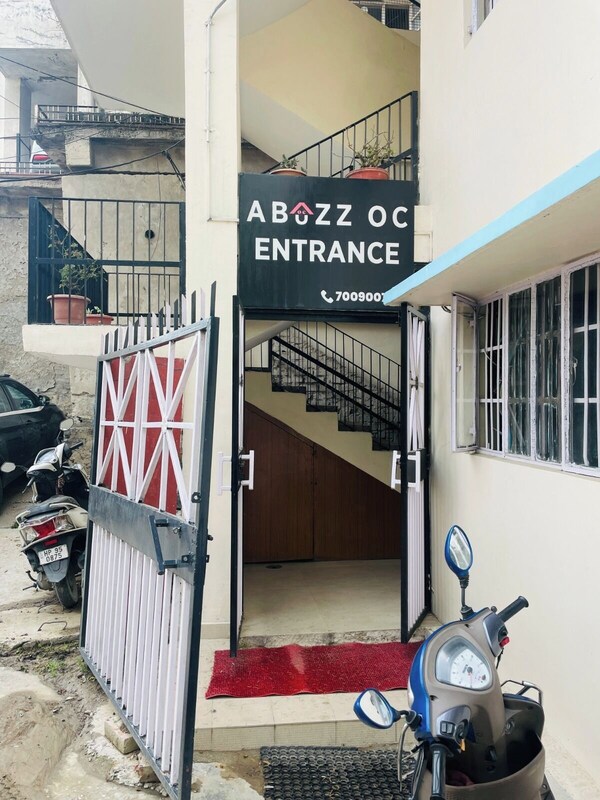 Abuzz Oxfordcaps Shimla - Hostel - Shimla