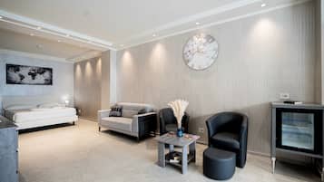 Suíte estúdio superluxo | Frigobar, cofres nos quartos, cortinas blackout, Wi-Fi de cortesia