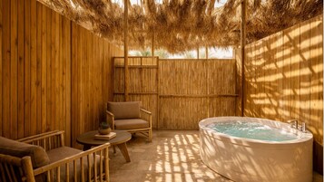 Gallery Room with Jacuzzi | Secretária, Wi-fi grátis, roupa de cama fornecida 