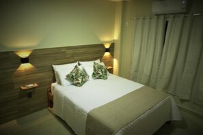 Secretária, Wi-fi grátis, roupa de cama fornecida 