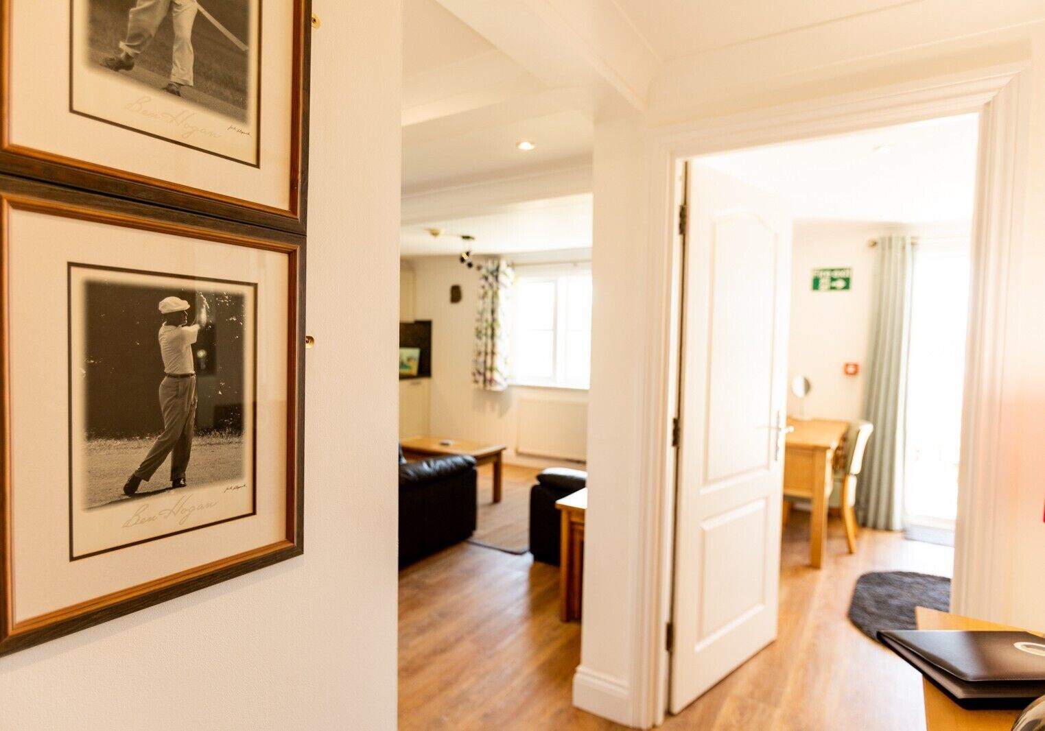 A Gorgeous Coastal Apartment For 4 Set Above Newport Bay - Fishguard