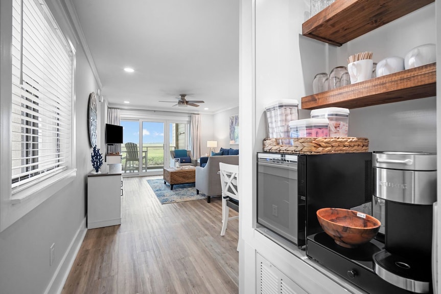 Fripper Upper: 1st Floor, Just For Two, Marsh Views, Free Coffee/tea/creamer, Club Cards Available! - Hunting Island State Park, St Helena Island