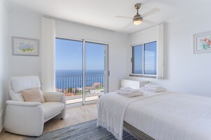 Vila superluxo, 3 quartos, piscina particular, vista para o mar | 3 quartos, roupas de cama premium, edredons de pluma