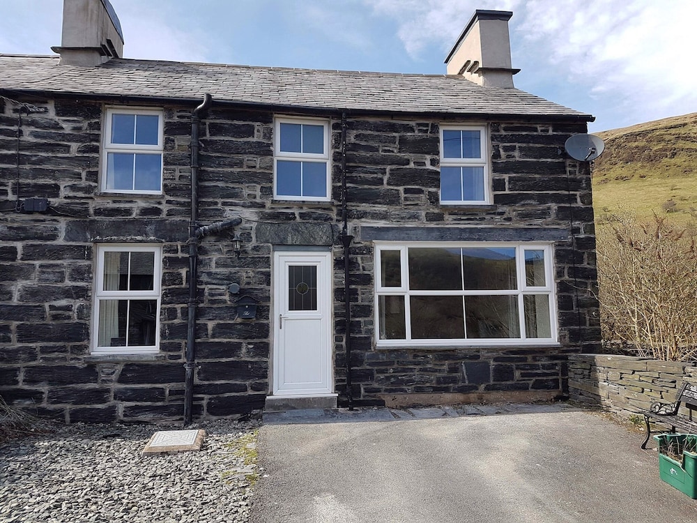 Yr Hen Siop - Penrhyndeudraeth