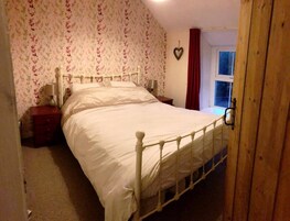 Casa de campo, 4 quartos | Berço de viagem, roupa de cama