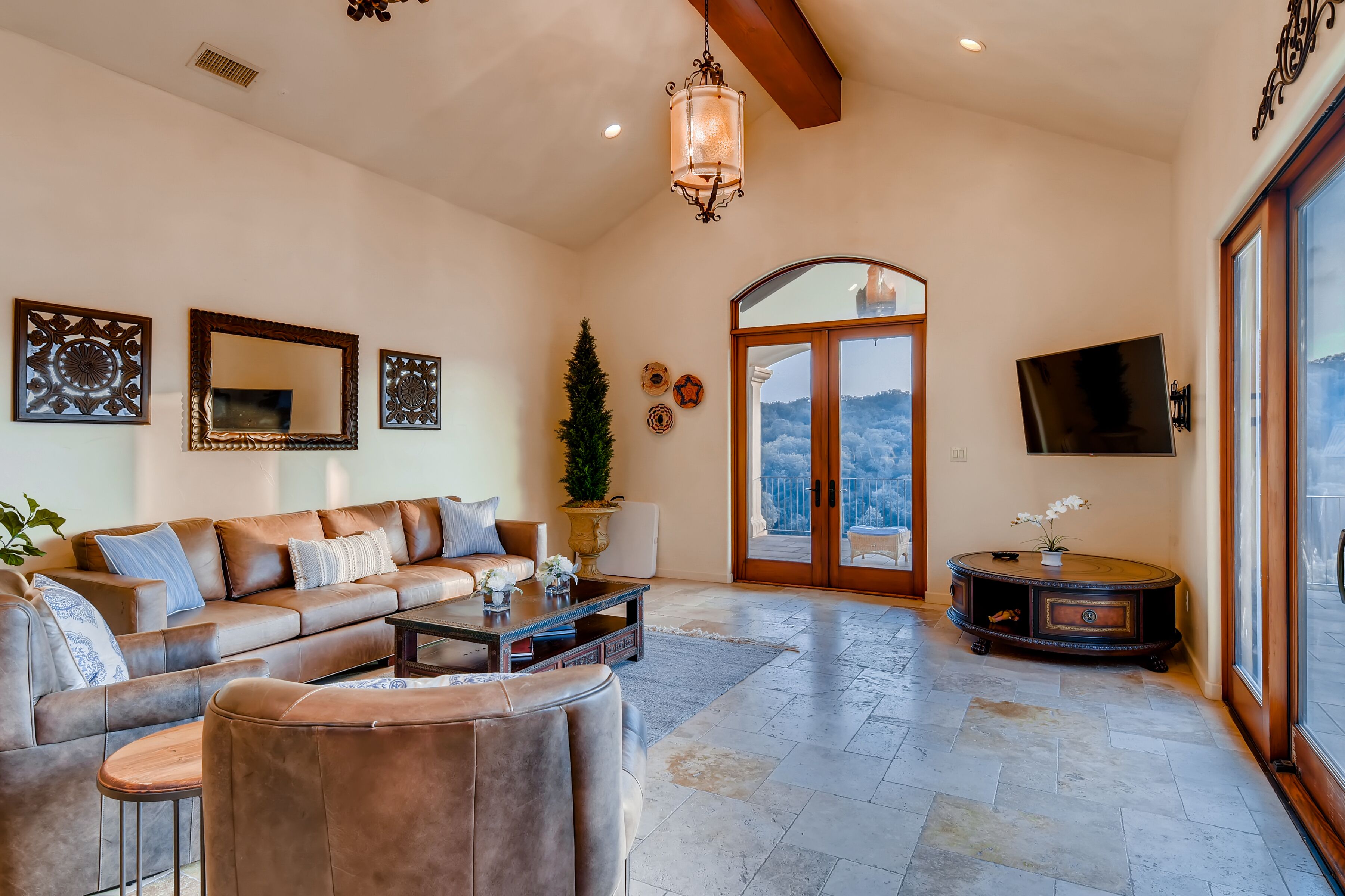 Austin Guitar Pool | 87.5 Ft Guitar Pool - Cedar Park, TX