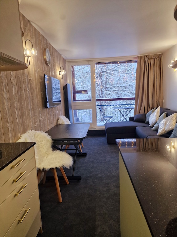1 Bedroom Apartment In Bourg-saint-maurice - Arc 1800