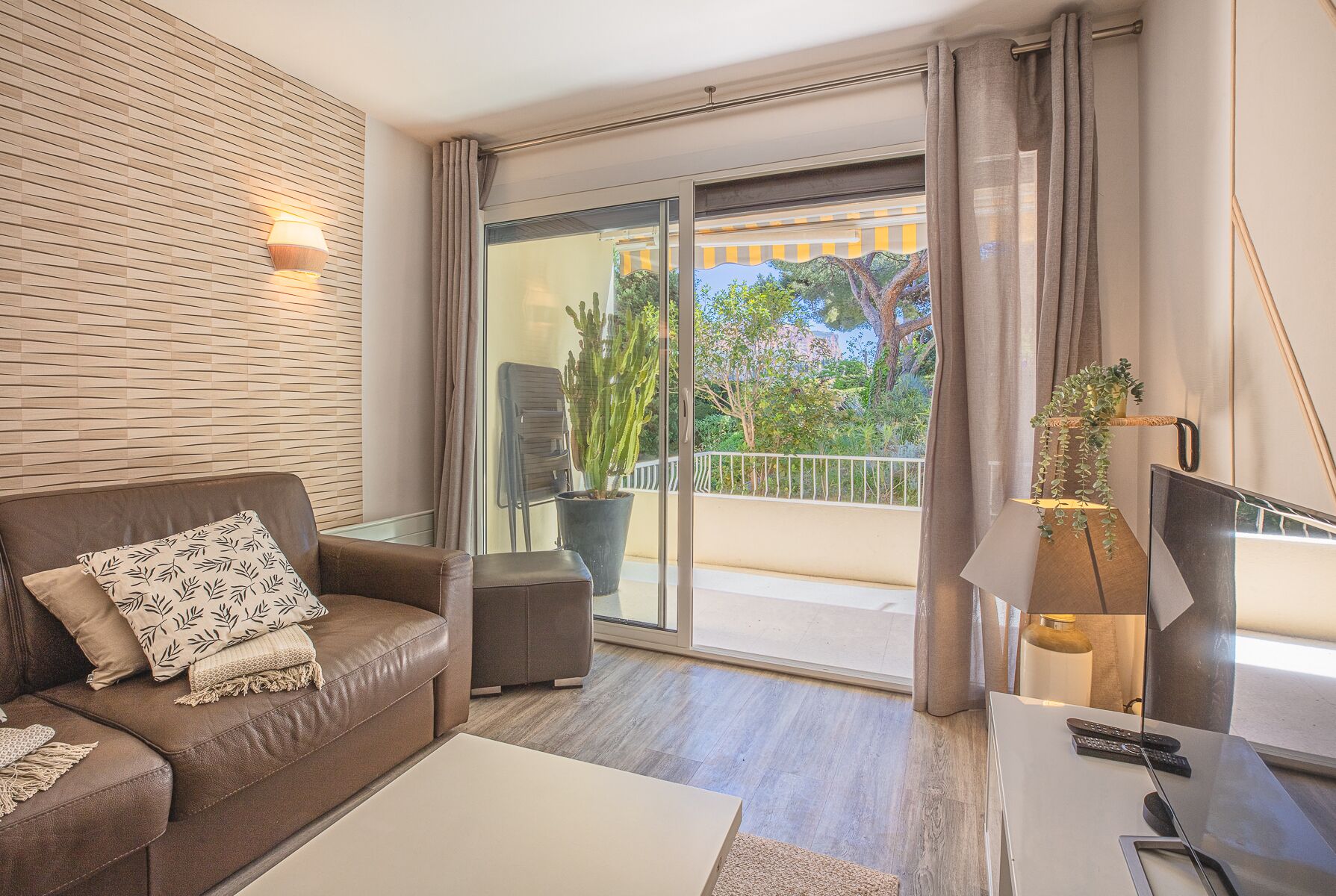 Ma Bulle De Cassis By Winkyhouse - Aubagne