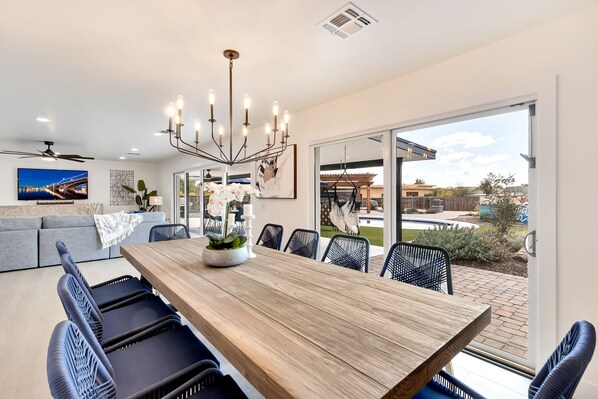 Luxury 5 bedroom/ 5 bath with brand NEW Pickleball & Basketball Court ...