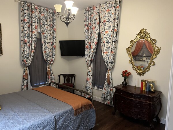 Holland Farmhouse Inn B & B - Holland, MI