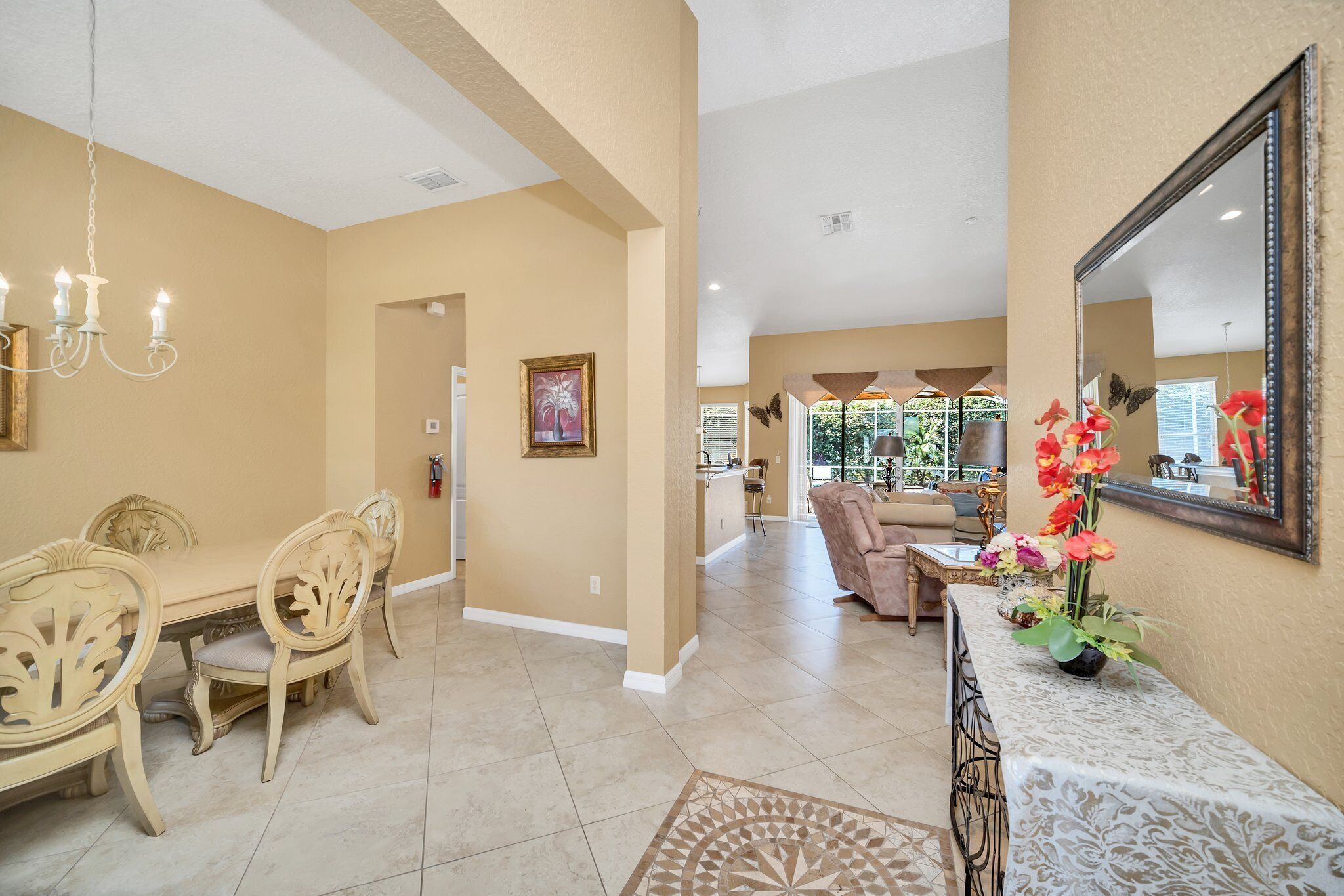 Beautiful One Level Pool Home On Golf Resort - Florida