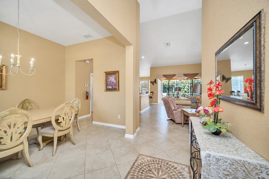 Beautiful One Level Pool Home On Golf Resort - Florida