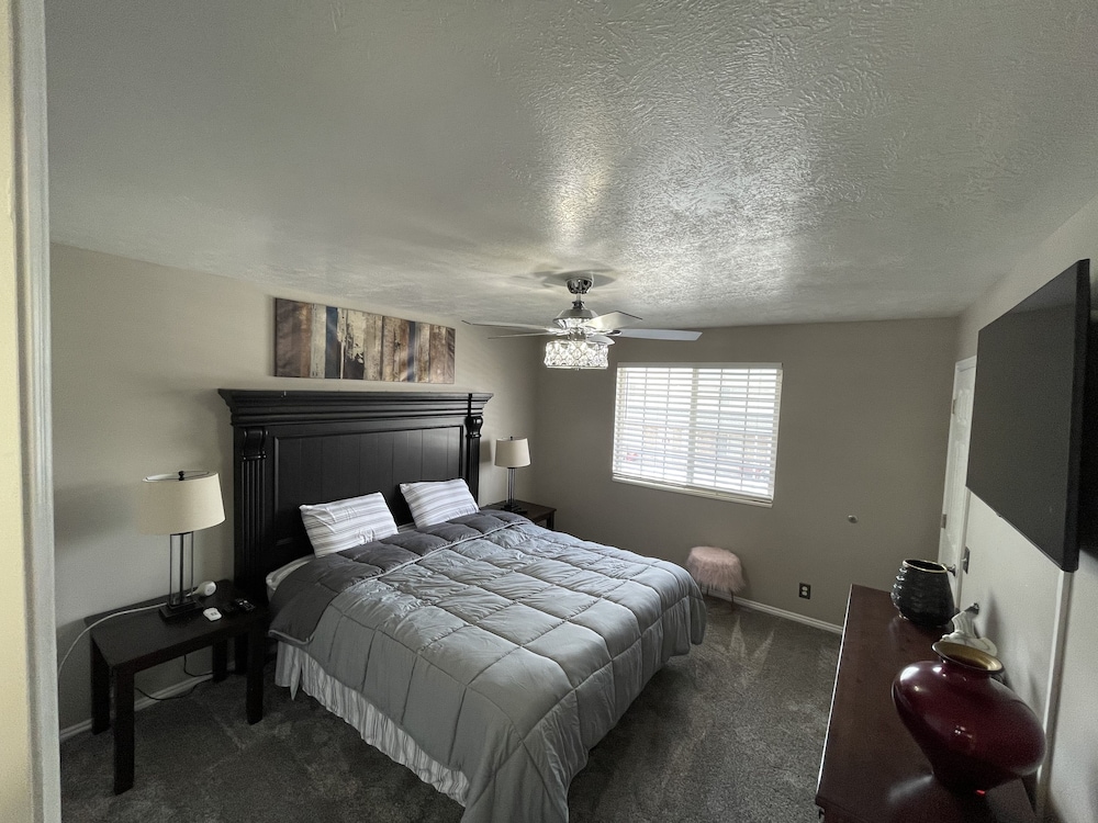 Wonderful Private Renovated Townhome 2 Bed & 2 Bath - Ogden, UT