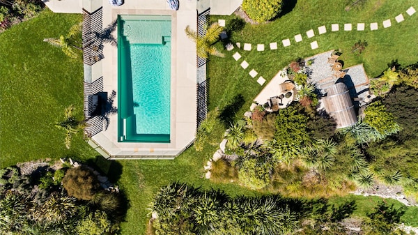 Kina Ridge | Luxury Home W\/ Pool, Sauna & Views - Motueka