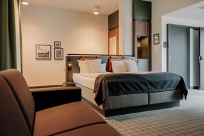 Quarto casal luxo | Roupas de cama premium, frigobar (abastecido com itens grátis)