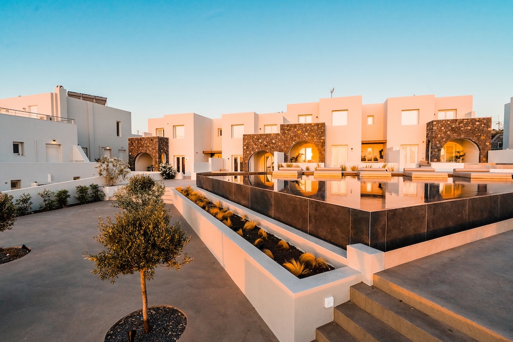 Lilium Homes - Santorini