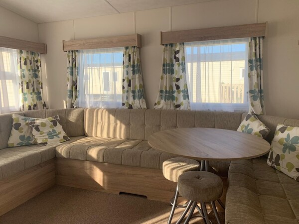 Six Berth Family Caravan On West Sands, Selsey - West Sussex