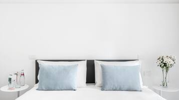 Quarto Triplo Deluxe | Roupa de alta qualidade, com decoração personalizada