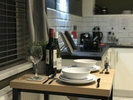 Apartamento Comfort, casa de banho anexa | Restaurante