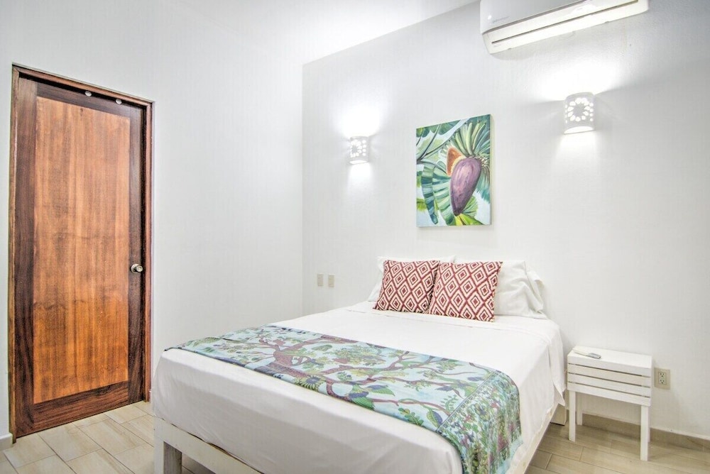Maravilla 1a: Golden Zone 1br - 2 Blocks To Beach - Bucerías