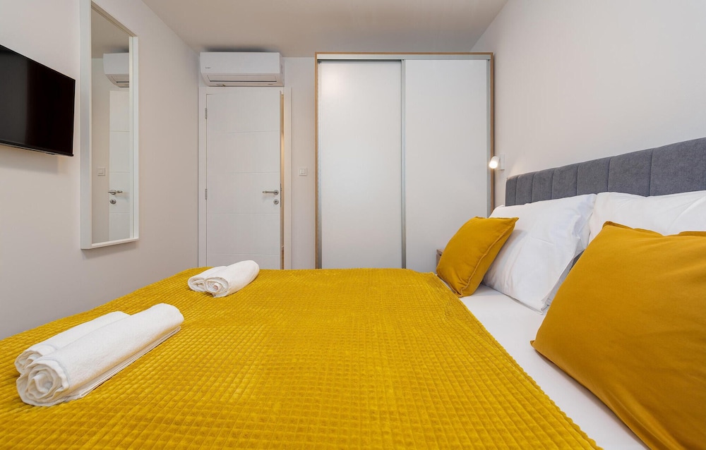 Amazing Apartment In Zadar With Wifi - 札達爾