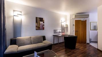Apartamento superior | 1 quarto, frigobar, escrivaninha, espaço de trabalho para notebook